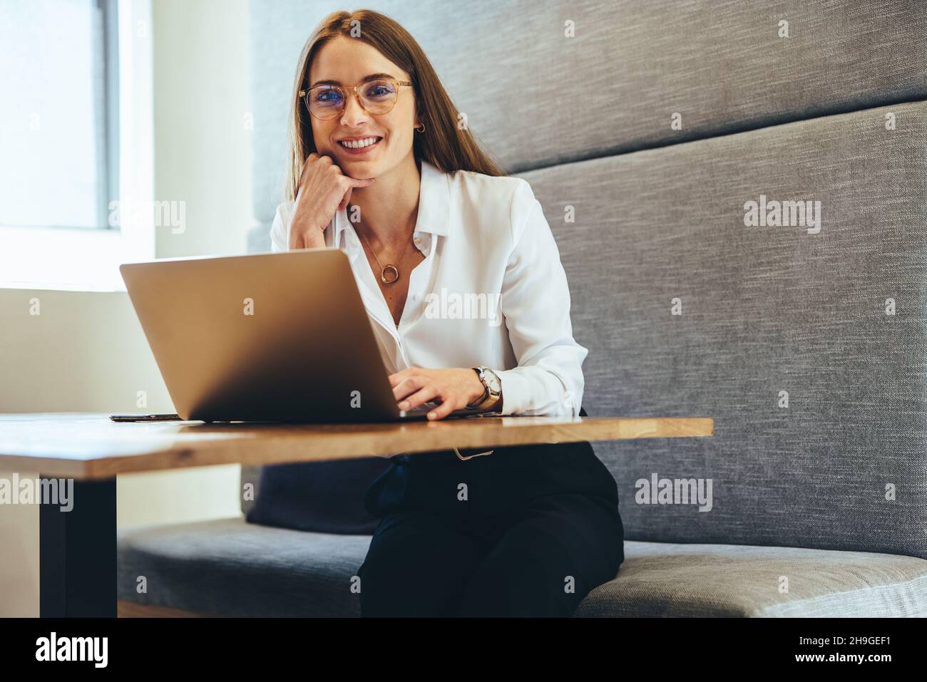 Work of alo hi-res stock photography and images - Alamy