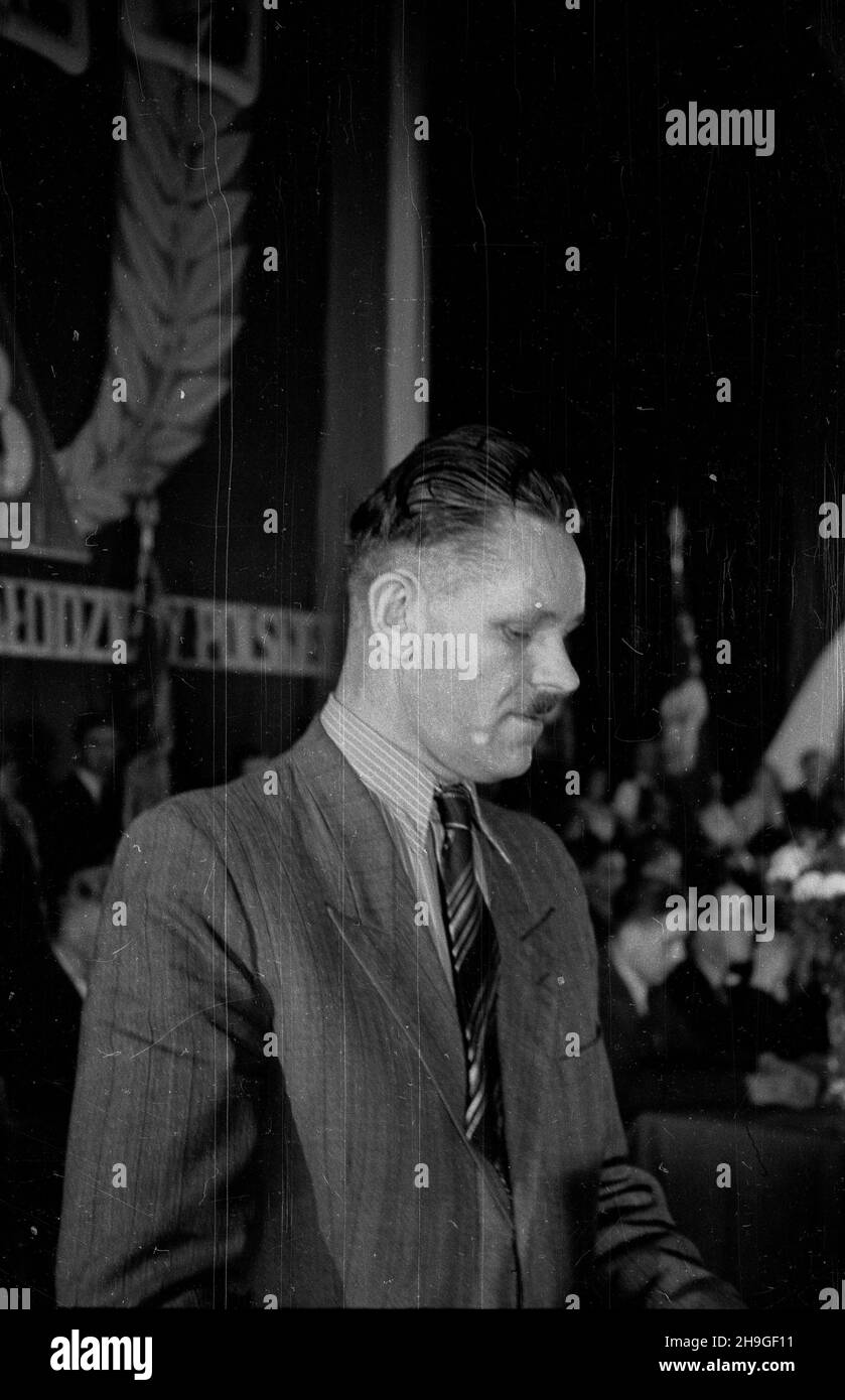 Hilary chelchowski hi-res stock photography and images - Alamy