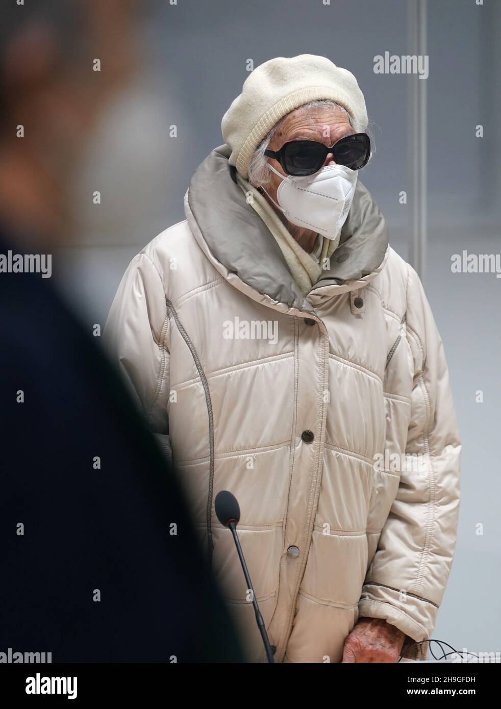 Itzehoe, Germany. 07th Dec, 2021. The 96-year-old defendant Irmgard F ...