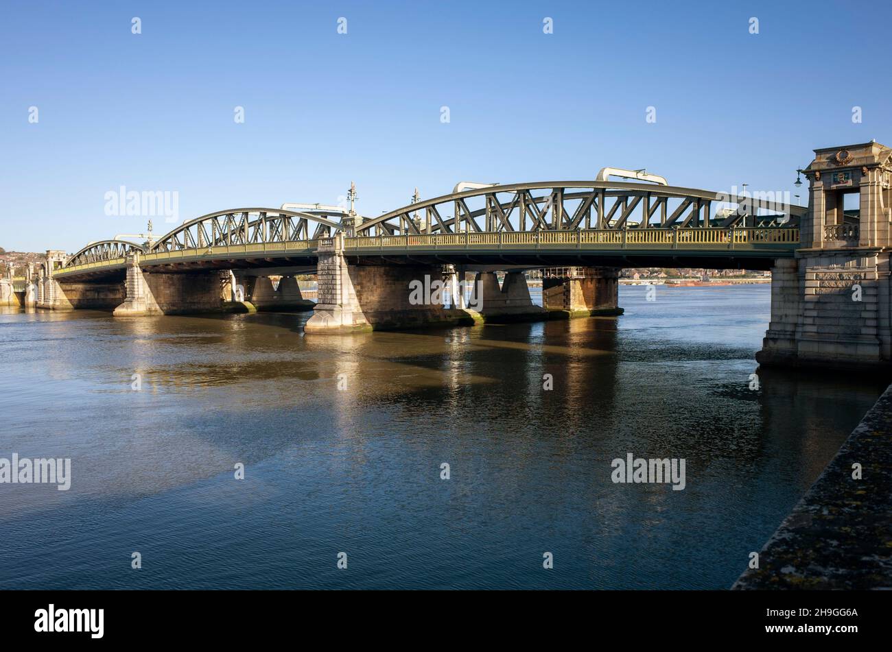 River medway bridges hi-res stock photography and images - Alamy