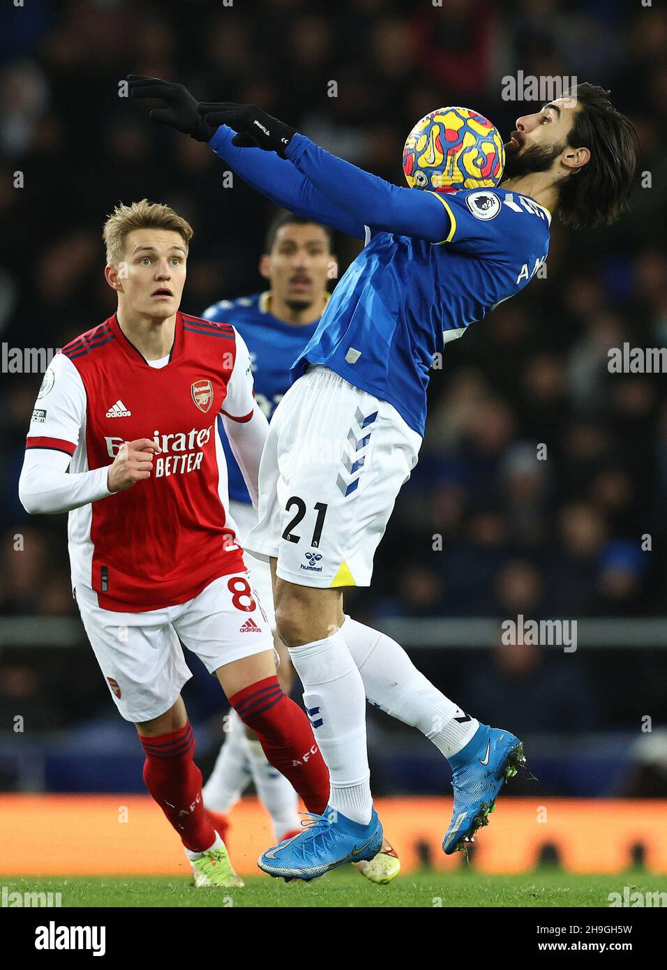Andre gomes of everton hi-res stock photography and images - Alamy