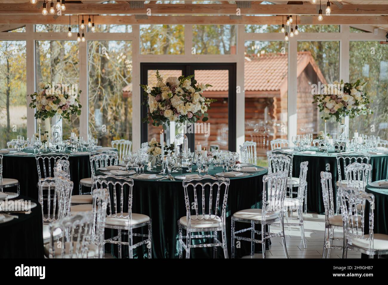 Beautiful luxurious wedding ceremony hall Stock Photo - Alamy
