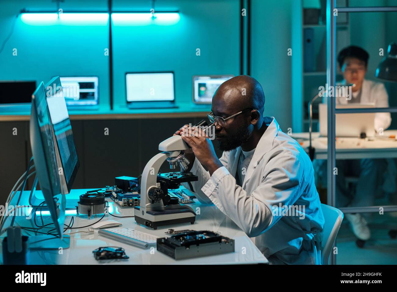 Scientific investigation hi-res stock photography and images - Alamy