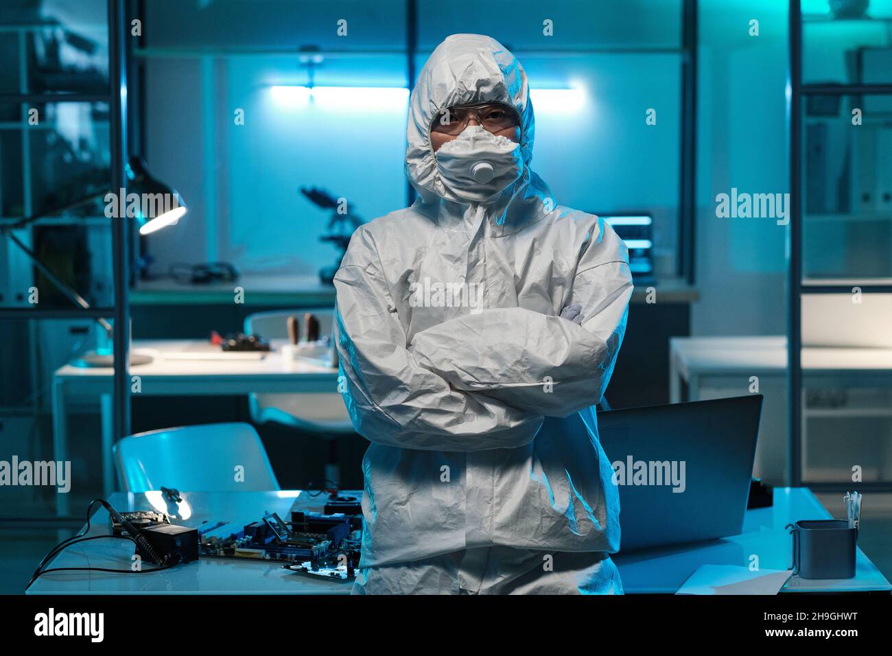Inside laboratory hi-res stock photography and images - Alamy