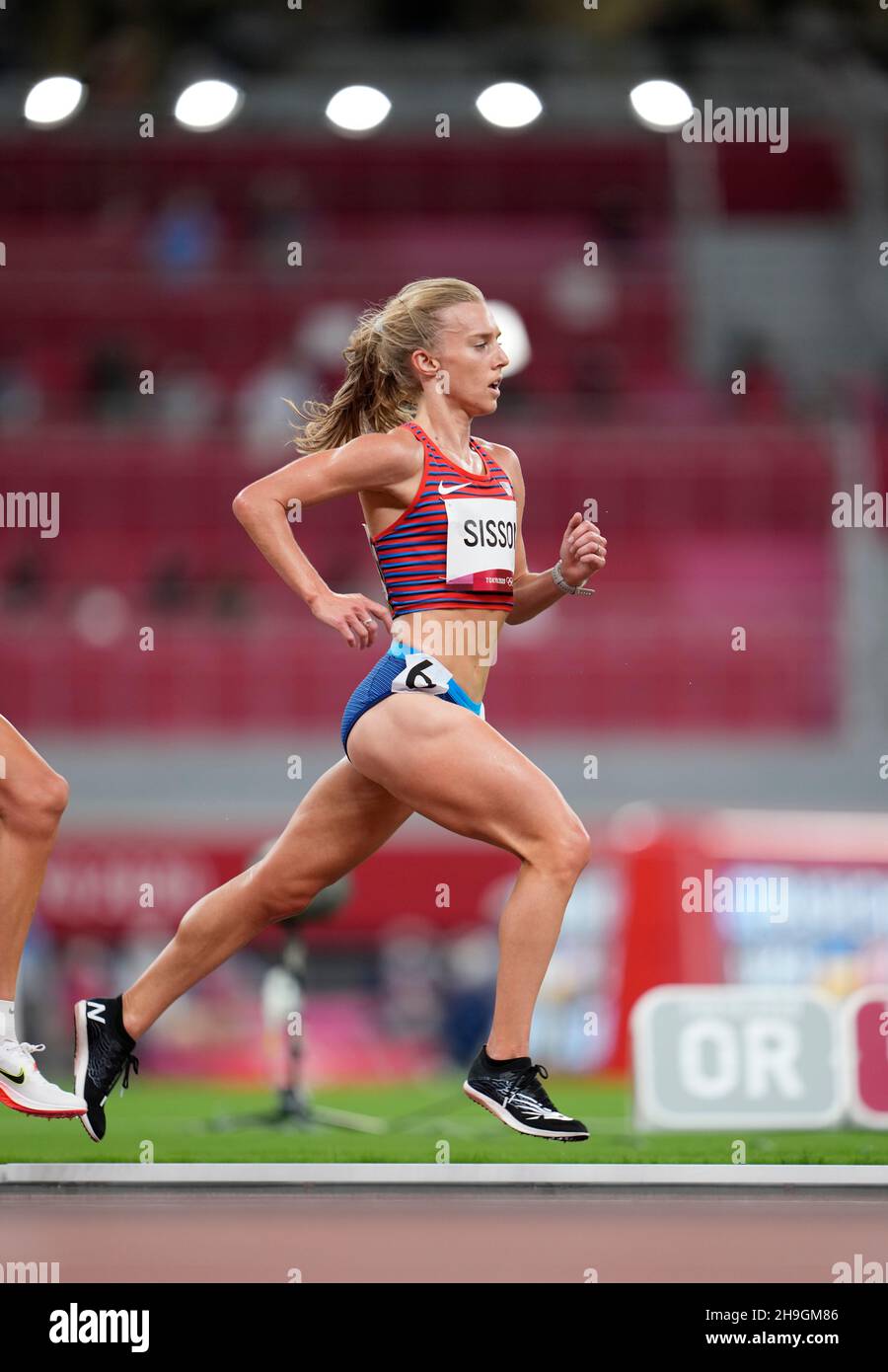 Emily Sisson competing in the 10,000 meters of the 2020 Tokyo Olympics ...