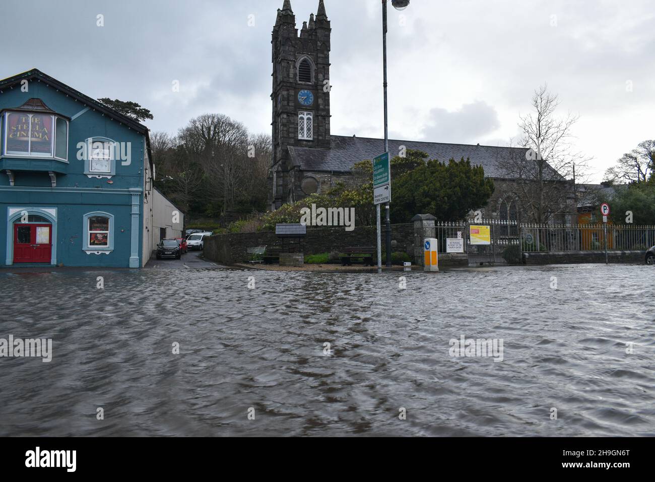 News flooding hi-res stock photography and images - Alamy