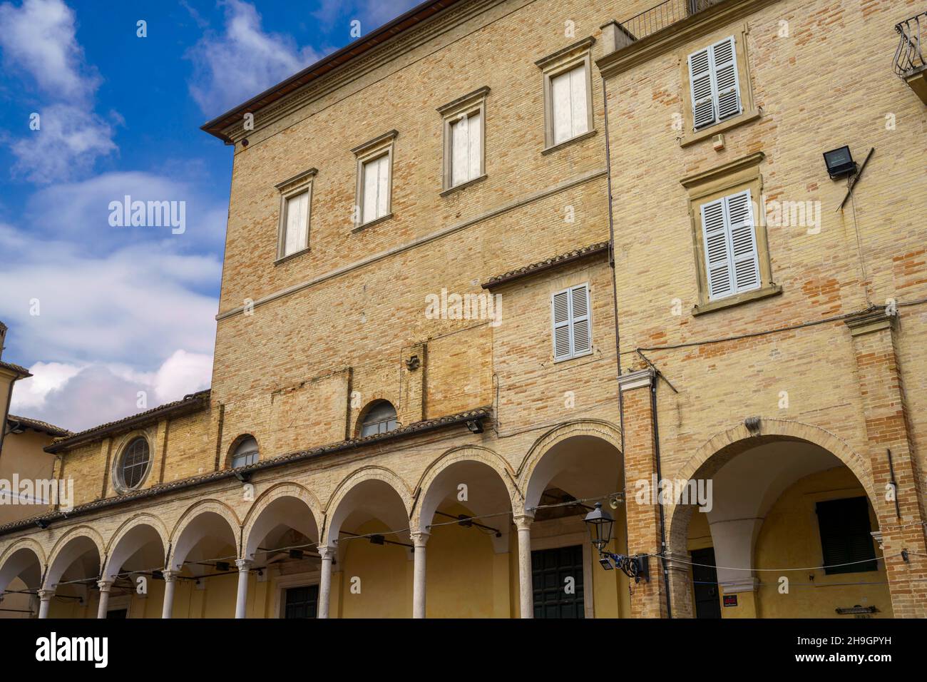Fermo, Marche, Italy: old buildings in the historic city Stock Photo ...