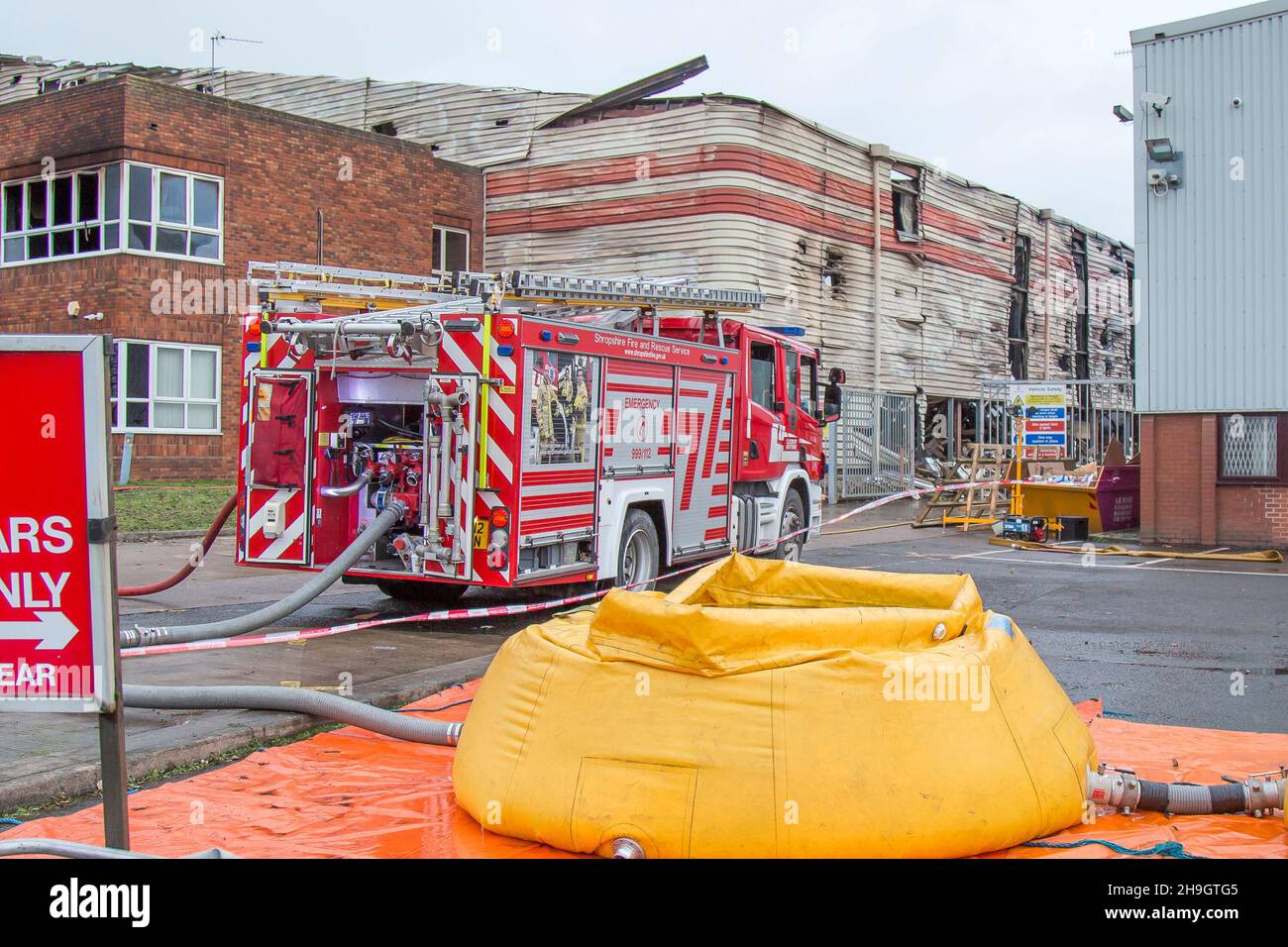 Warehouse fires hi-res stock photography and images - Alamy