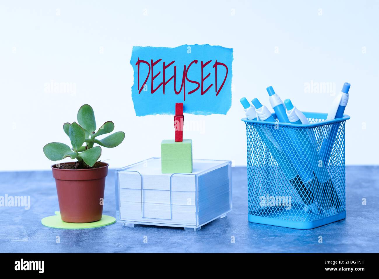 Army helmet with peace sign hi-res stock photography and images - Alamy