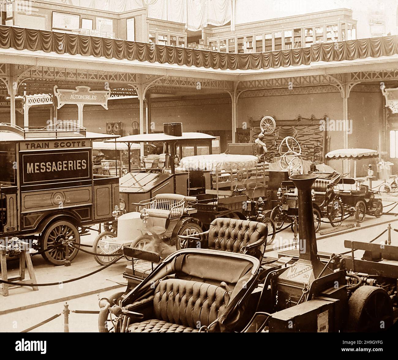 Automobile Hall, 1900 Exposition Universelle, Paris, France Stock Photo ...