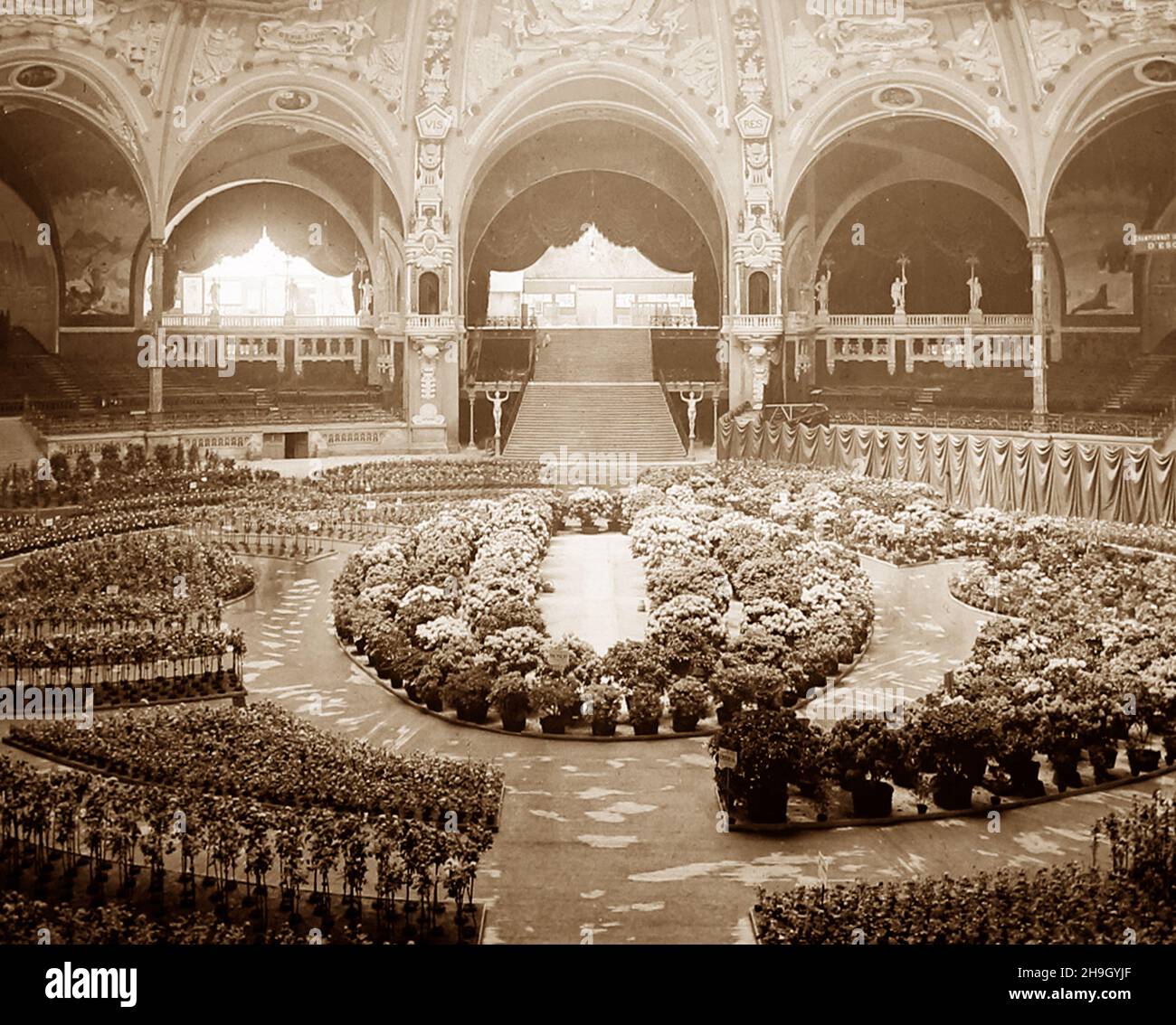 Hall of Fetes, 1900 Exposition Universelle, Paris, France Stock Photo ...