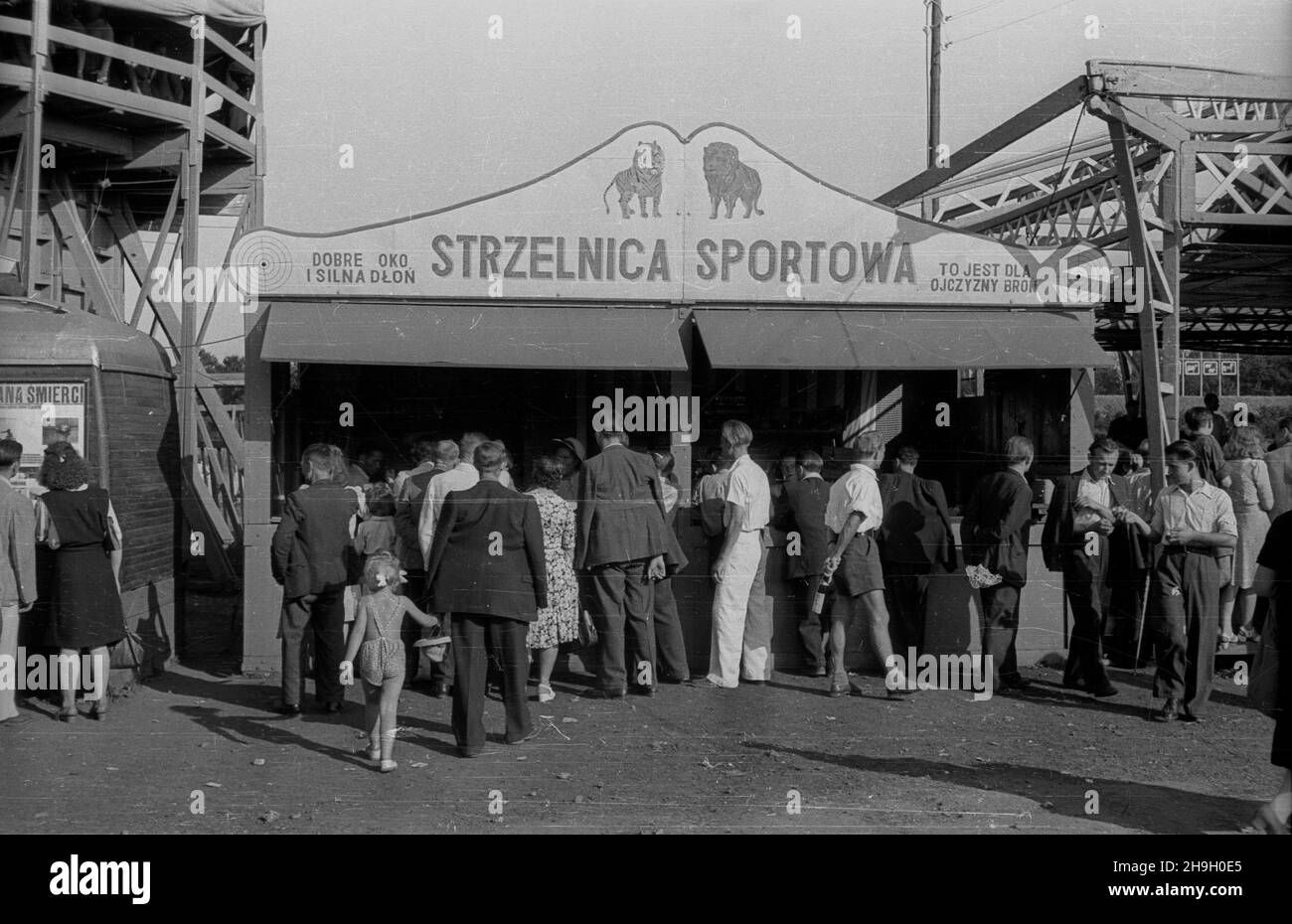 Strzelnica sportowa Black and White Stock Photos & Images - Alamy