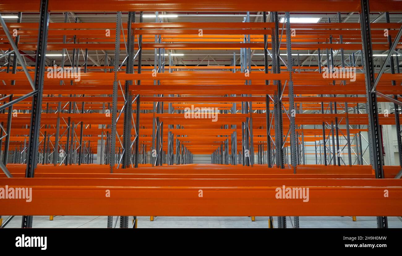 Warehouse racking hi-res stock photography and images - Alamy