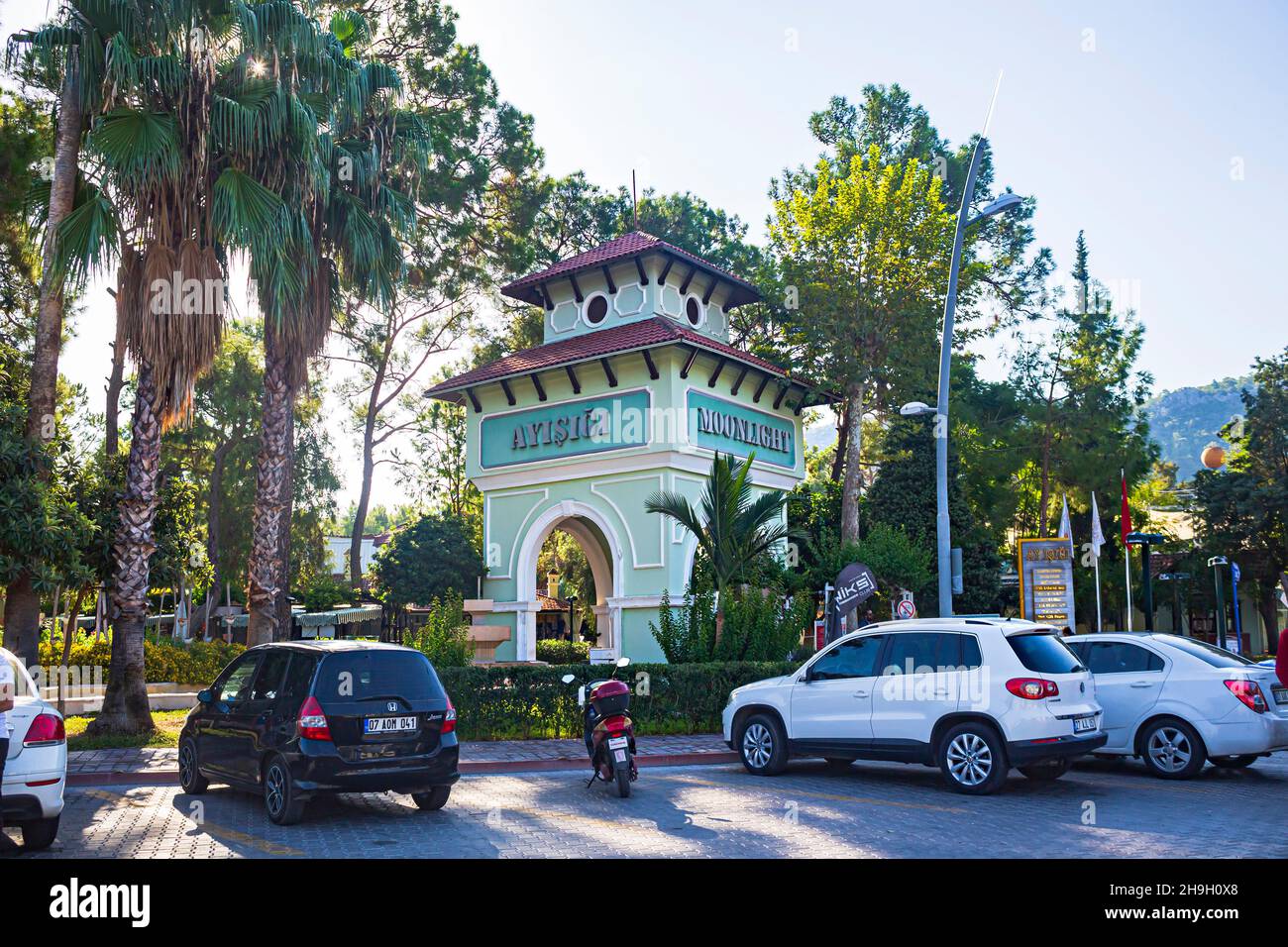 KEMER, TURKEY - CIRCA OKTOBER, 2021: Townscape of Kemer town, Antalya ...