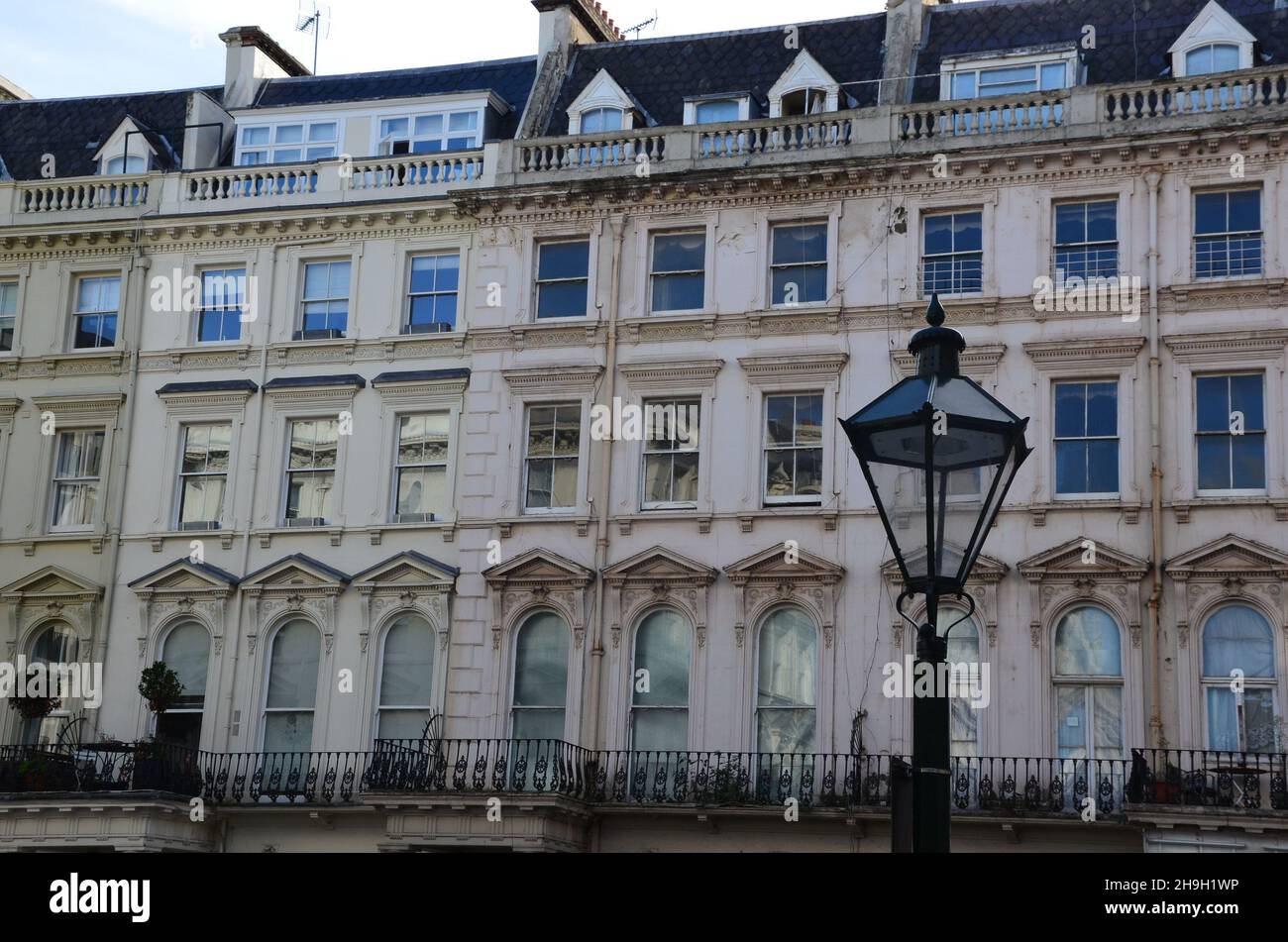 A stroll through the beautiful, medieval boroughs of Chelsea and ...