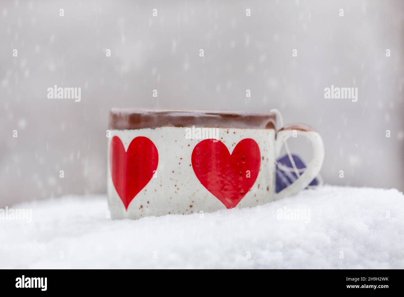 Tea time outdoors hi-res stock photography and images - Alamy