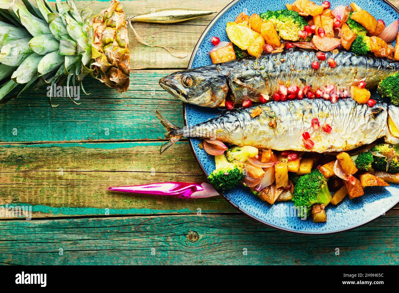 Fish pineapple hi-res stock photography and images - Alamy