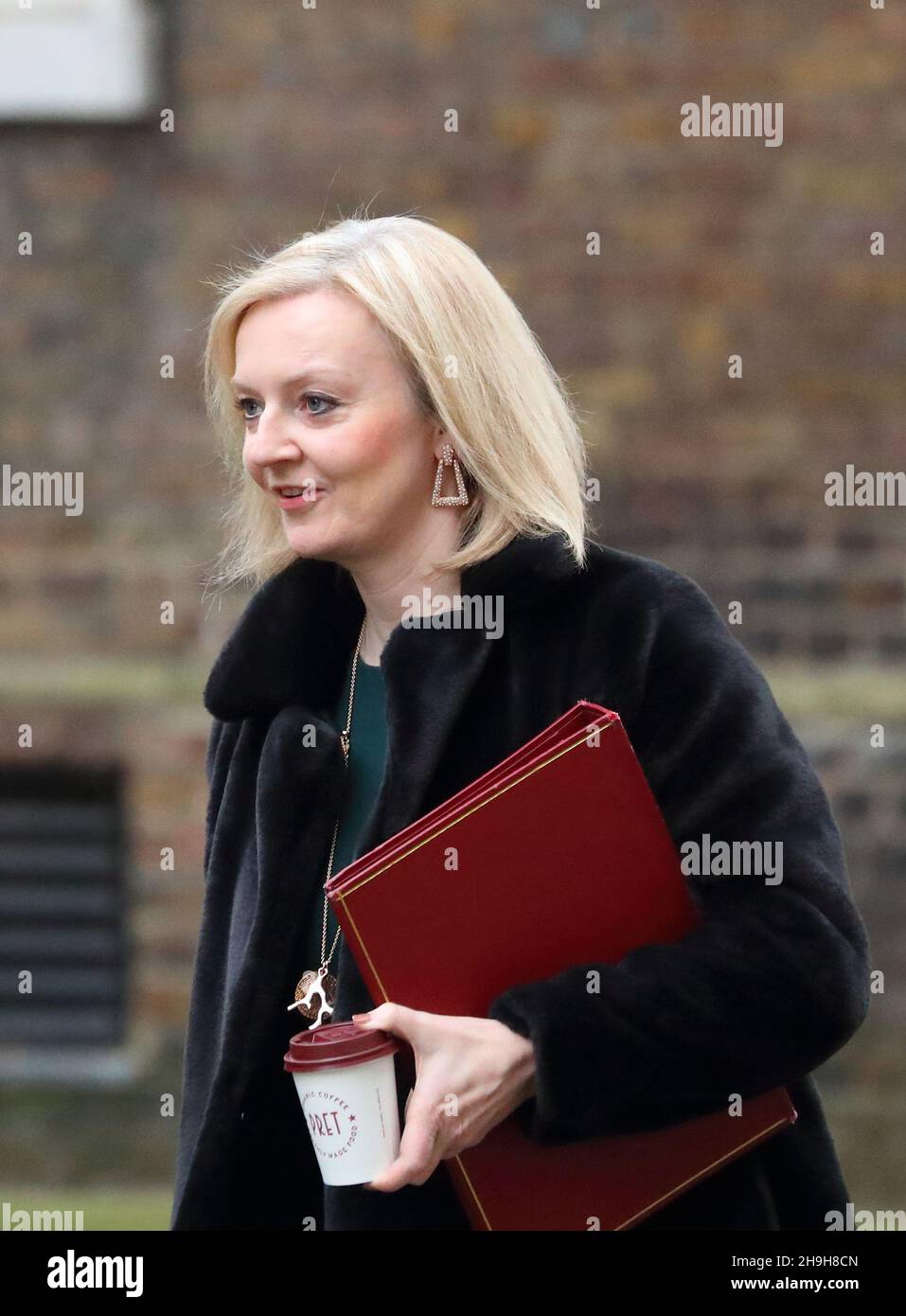 Elizabeth truss 2021 hi-res stock photography and images - Alamy