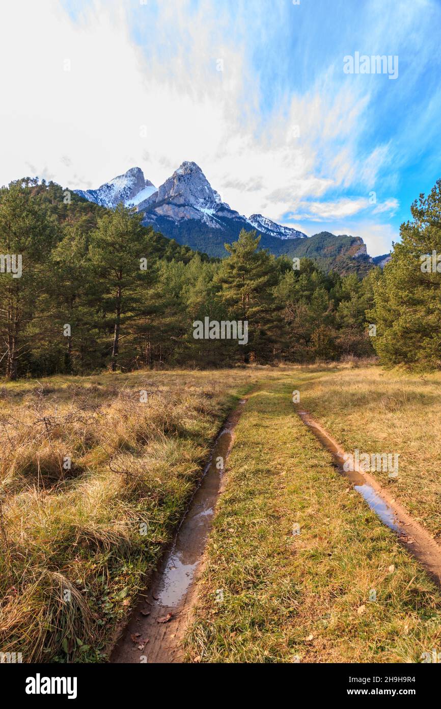 Rocky peaks of the Pedraforca mountain in Saldes, Spain Stock Photo - Alamy