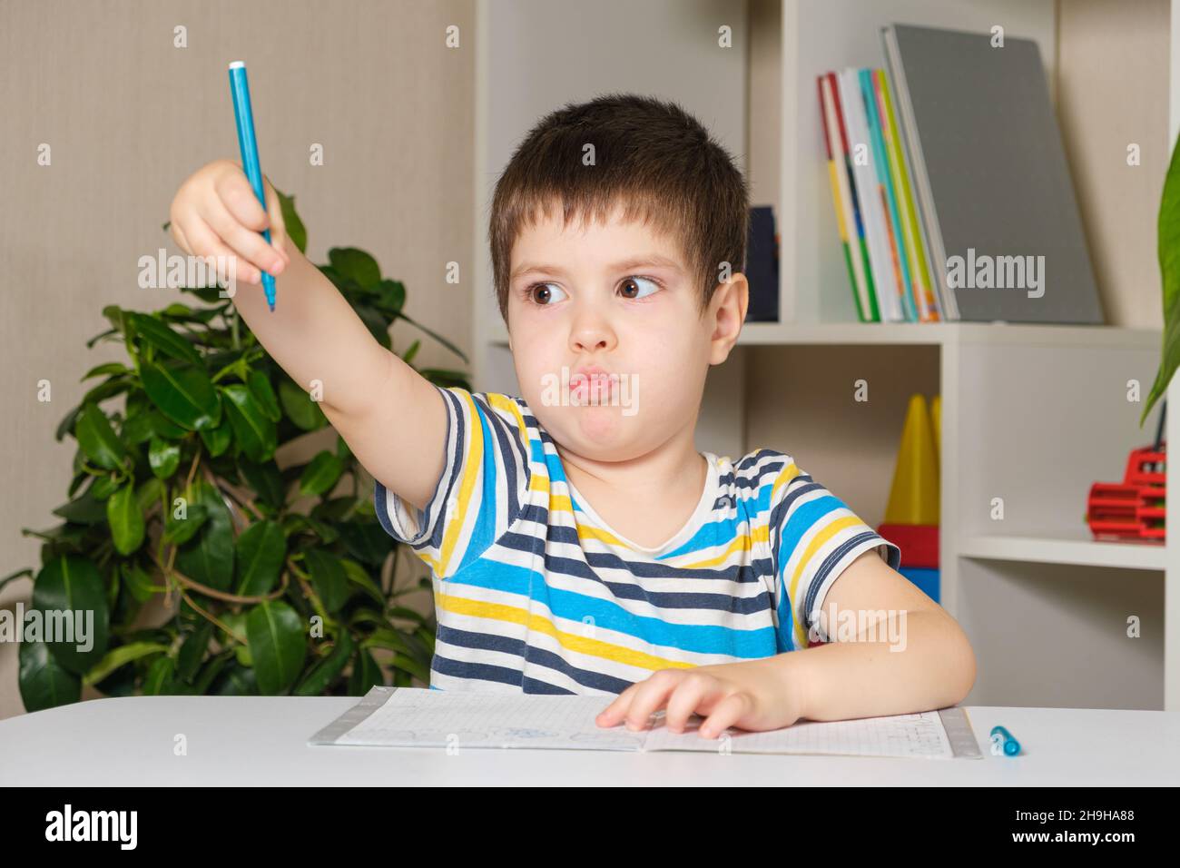Writing hand school looks hi-res stock photography and images - Alamy