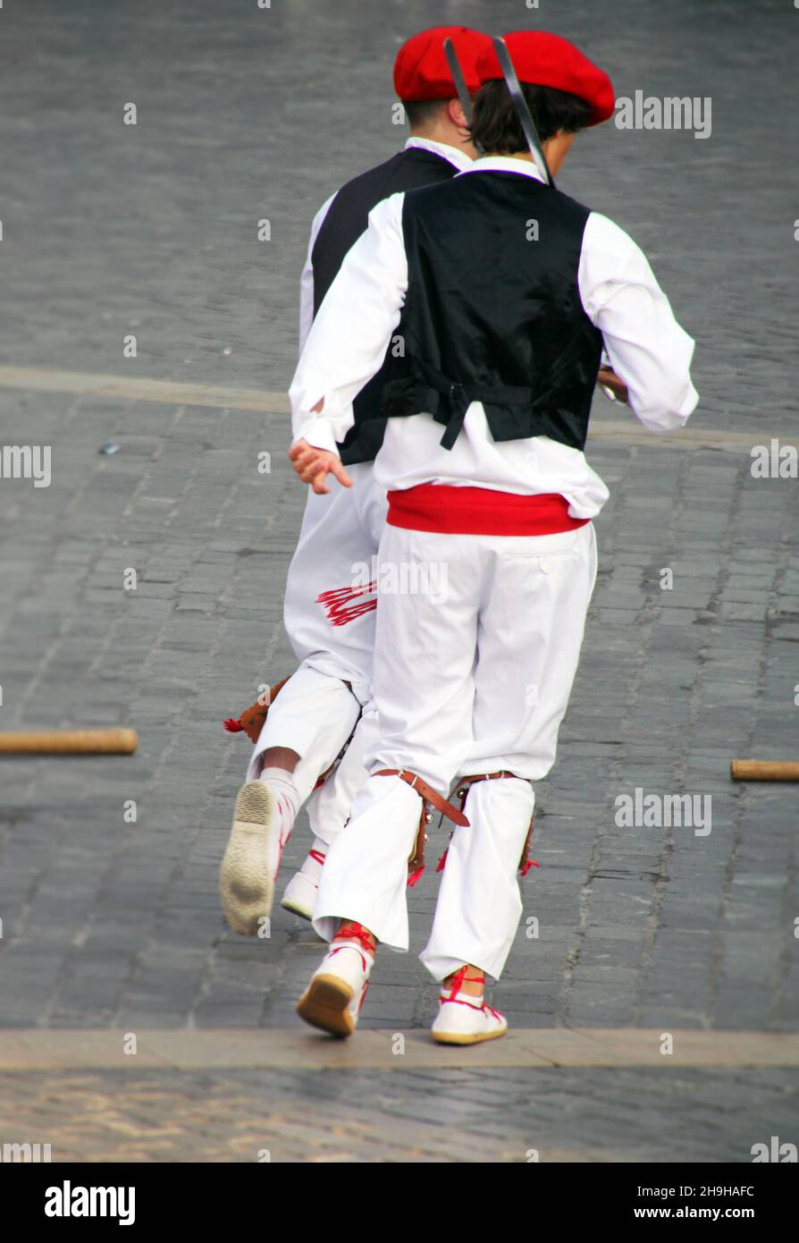 Basque people dance group hi-res stock photography and images - Alamy