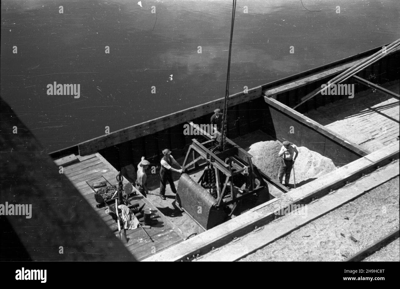 Iron ore barge Black and White Stock Photos & Images - Alamy