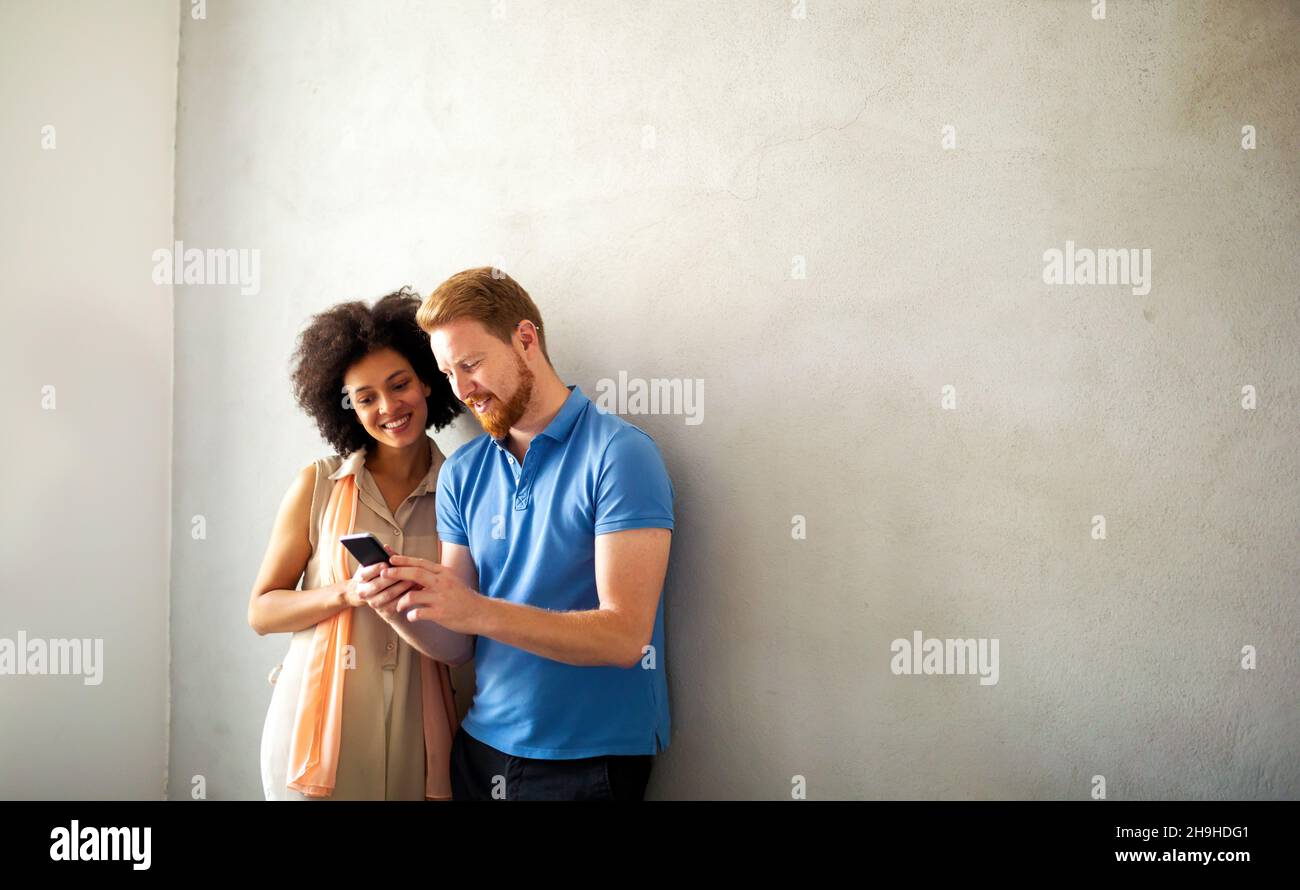 Happy people talking hi-res stock photography and images - Alamy