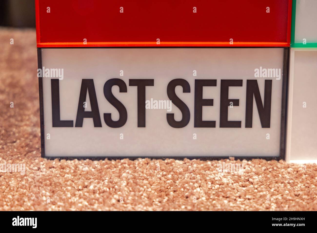 Sign Message Quote Last Seen Light Box Concept Stock Photo - Alamy