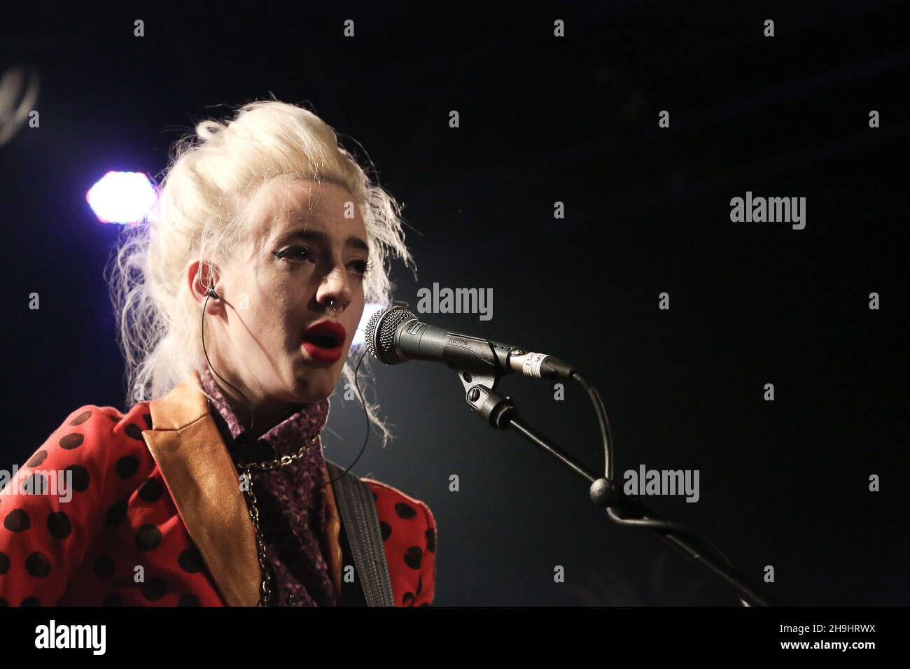 Beth Jeans Houghton and the Hooves of Destiny perform live at the Tutu ...