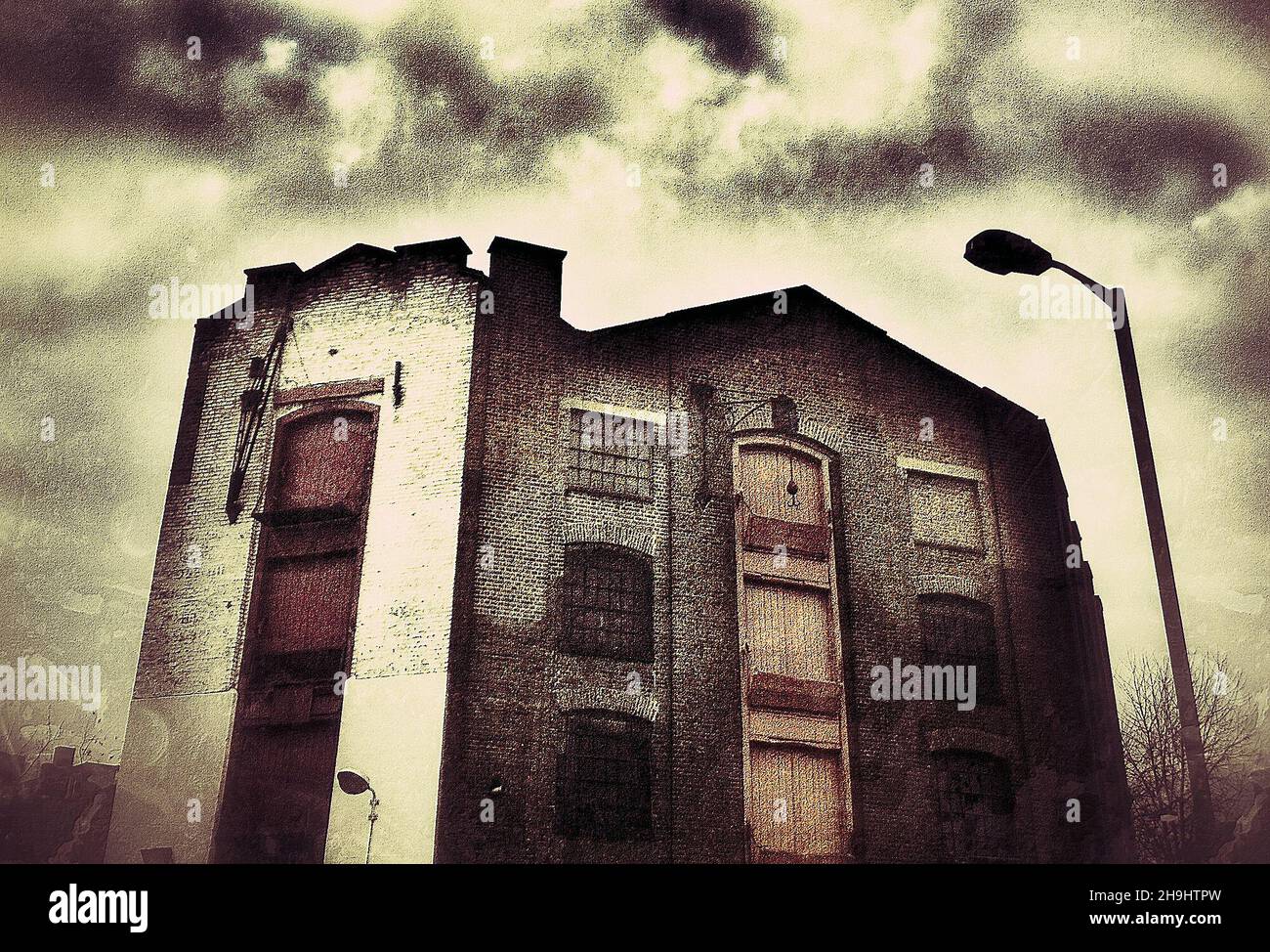 An old warehouse in the London Bridge area of London Stock Photo - Alamy