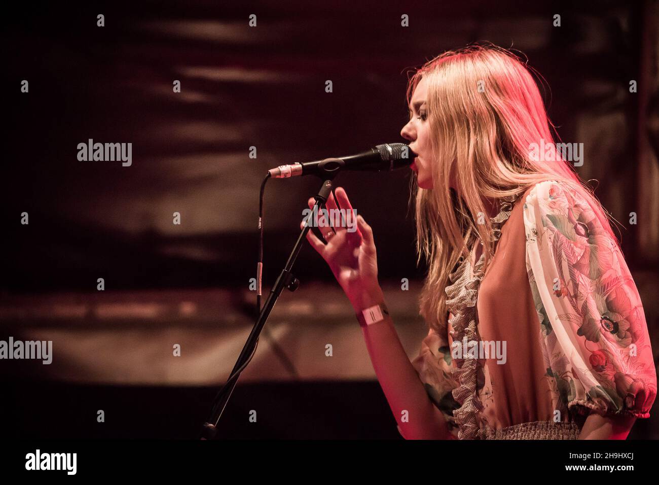 Johanna Soderberg of Swedish country sister duo First Aid Kit live on ...