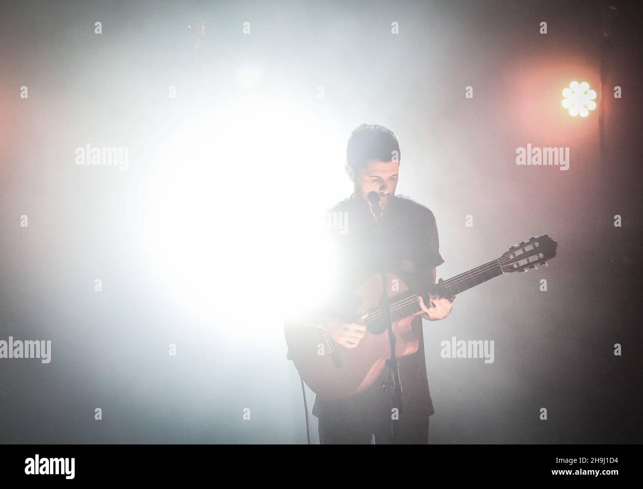 Singer songwriter Nick Mulvey performing live on stage at Scale in ...