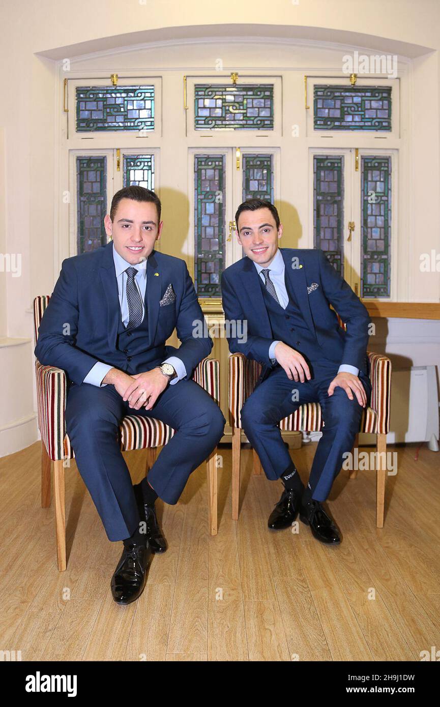 Exclusive - Richard and Adam Johnson pose for photos backstage at ...