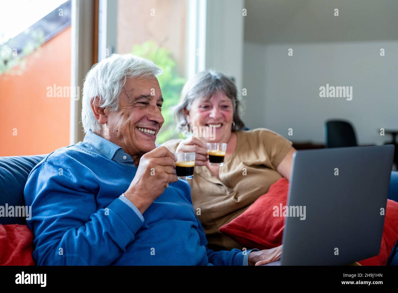 Communication devices old hi-res stock photography and images - Alamy