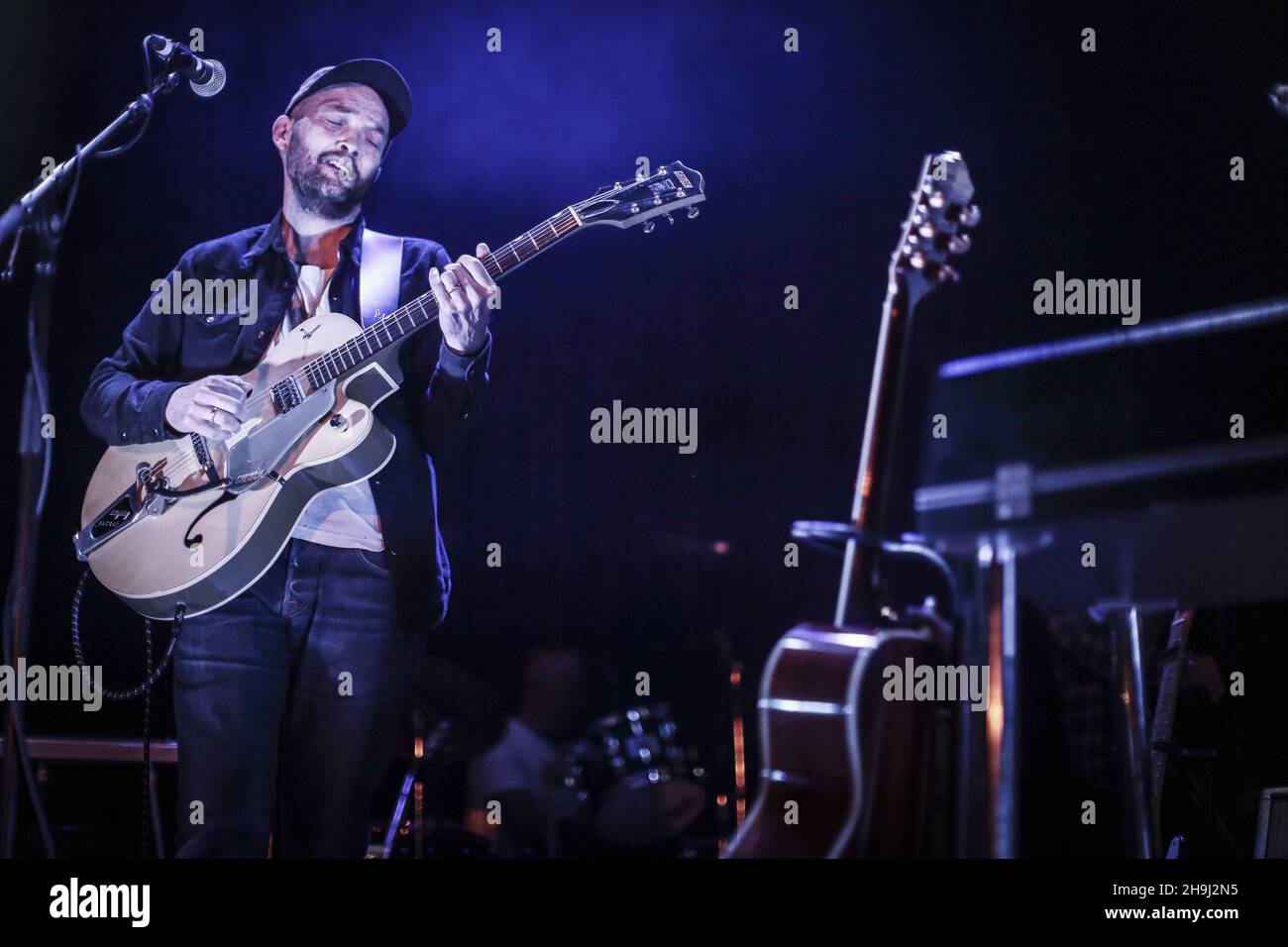 Ben Watt and Bernard Butler performing live on stage at the Islington ...