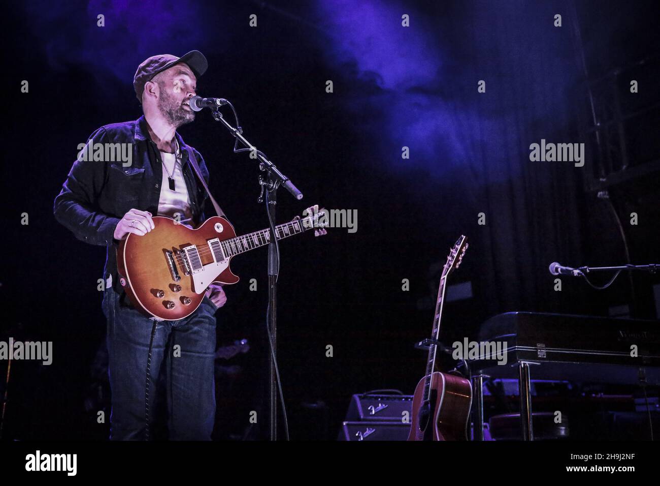Ben Watt and Bernard Butler performing live on stage at the Islington ...
