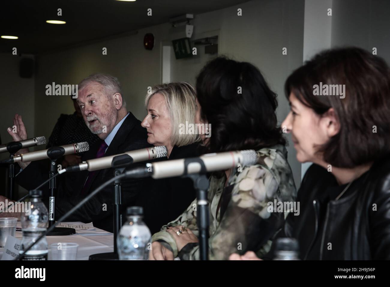 Colin McDowell, Donna Loveday, Alice Black and The mayor of Paris, Anne ...