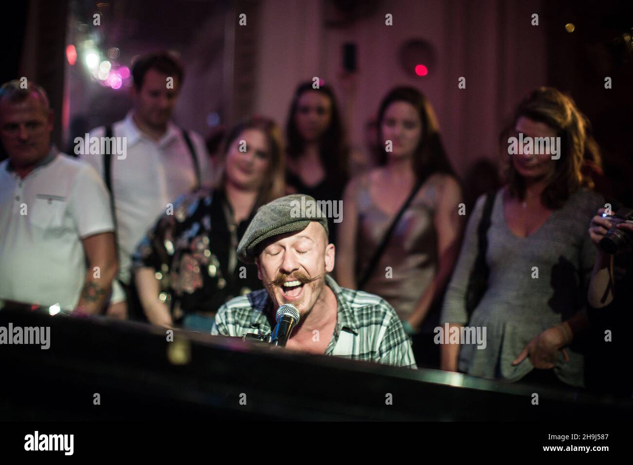 EXCLUSIVE - Northern Irish singer songwriter Foy Vance live on stage at ...