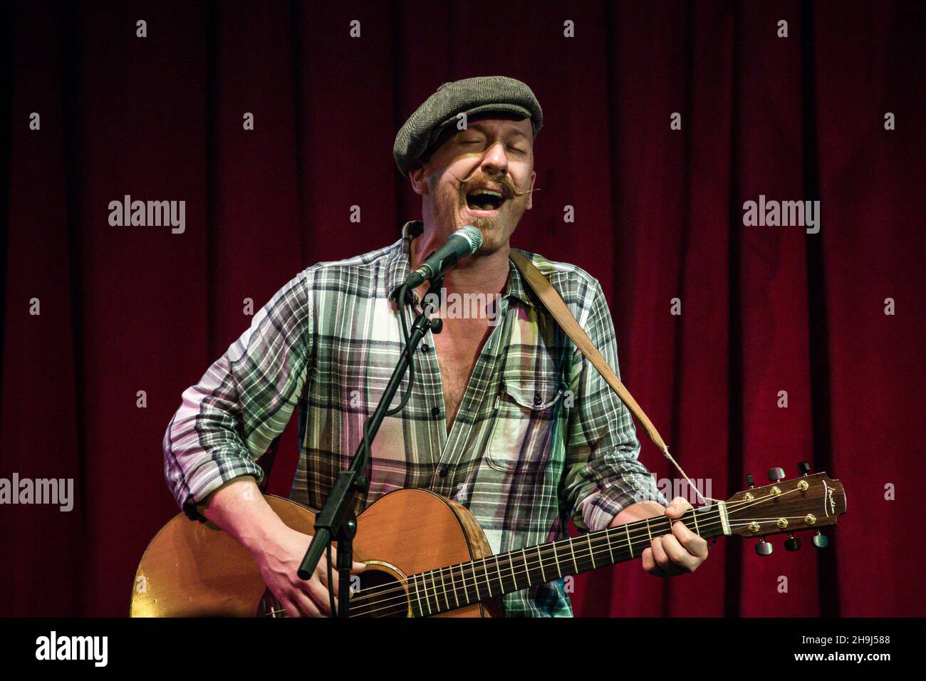 EXCLUSIVE - Northern Irish singer songwriter Foy Vance live on stage at ...