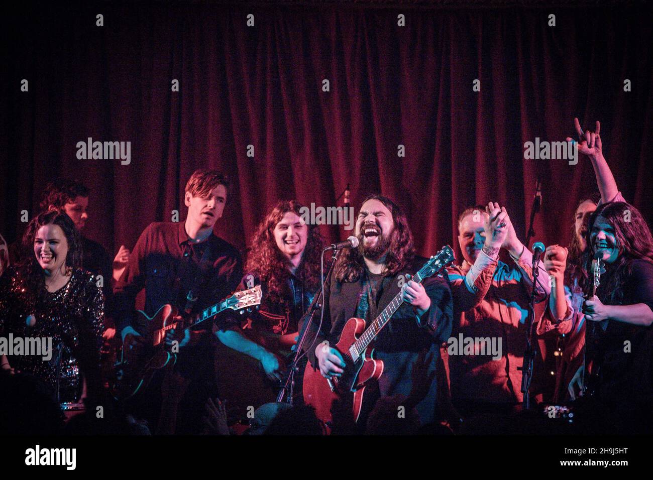The Magic Numbers rounding off their UK tour on stage at Bush Hall in ...