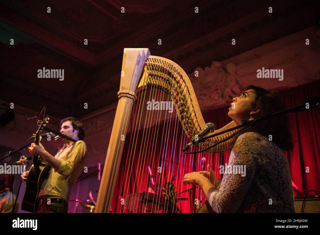 Sarah page harp hi-res stock photography and images - Alamy