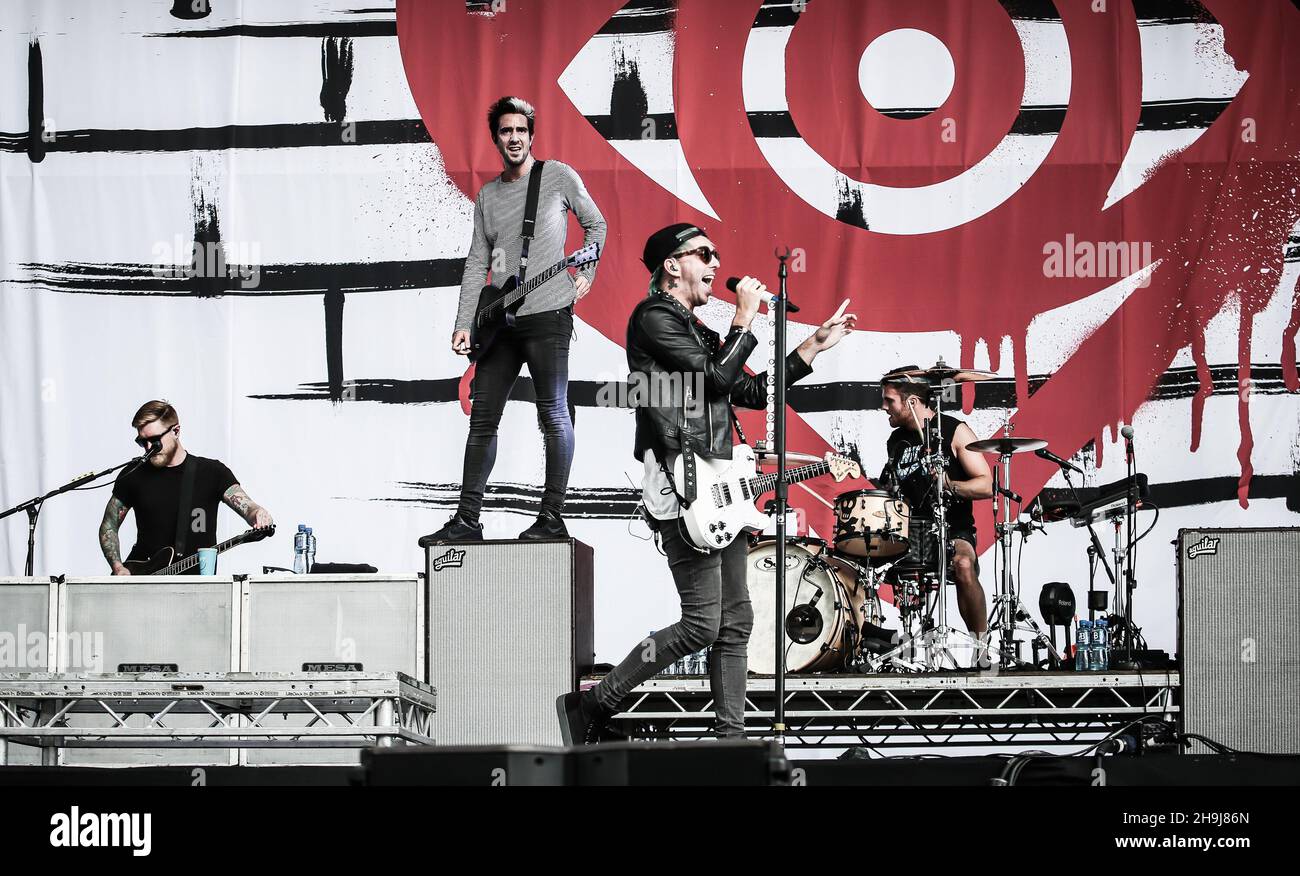 All time low concert hi-res stock photography and images - Alamy