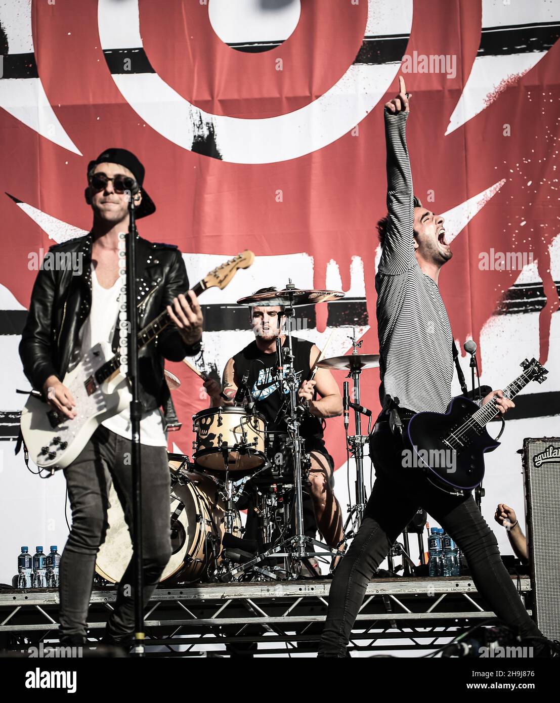 All time low concert hi-res stock photography and images - Alamy