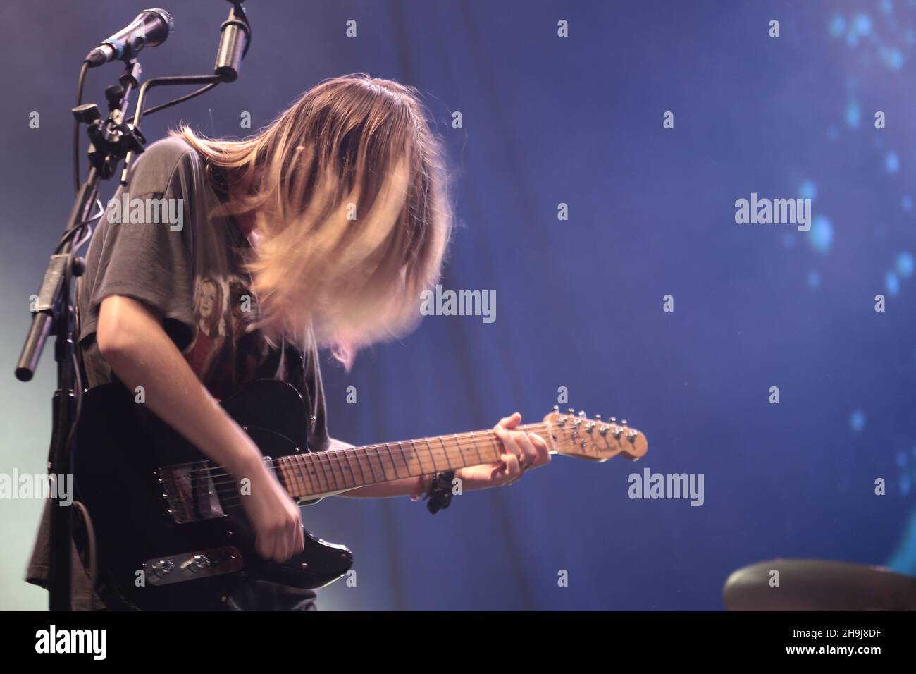 Ellie Rowsell of Wolf Alice performing on the NME/Radio 1 stage at the ...