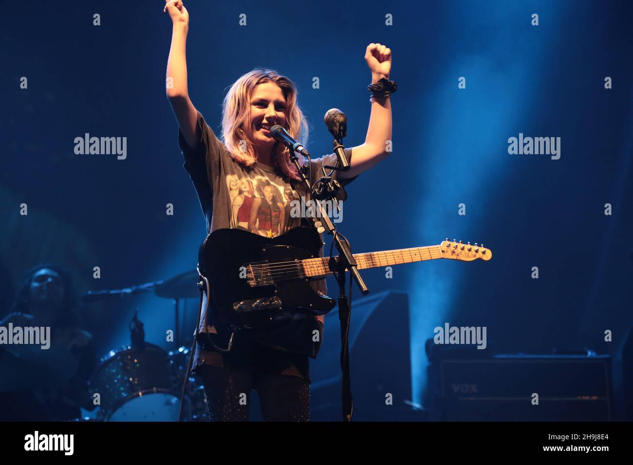 Ellie Rowsell of Wolf Alice performing on the NME/Radio 1 stage at the ...