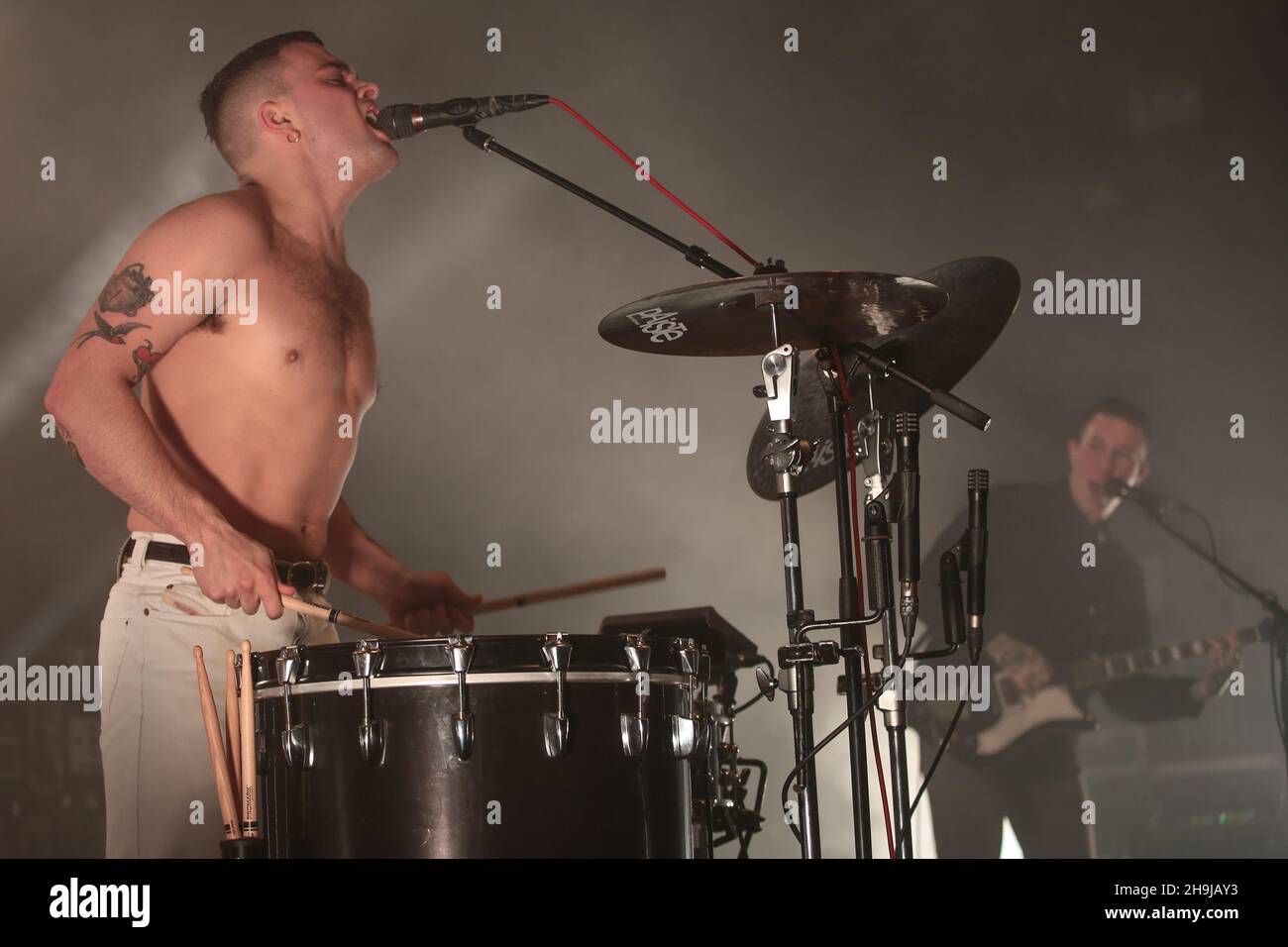 Isaac Holman of Slaves performing live on stage to a sold-out Forum in ...