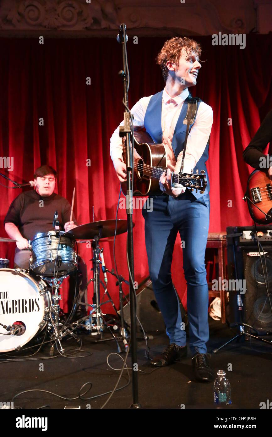 Jay Davies of The Hummingbirds from Liverpool performing live on stage ...