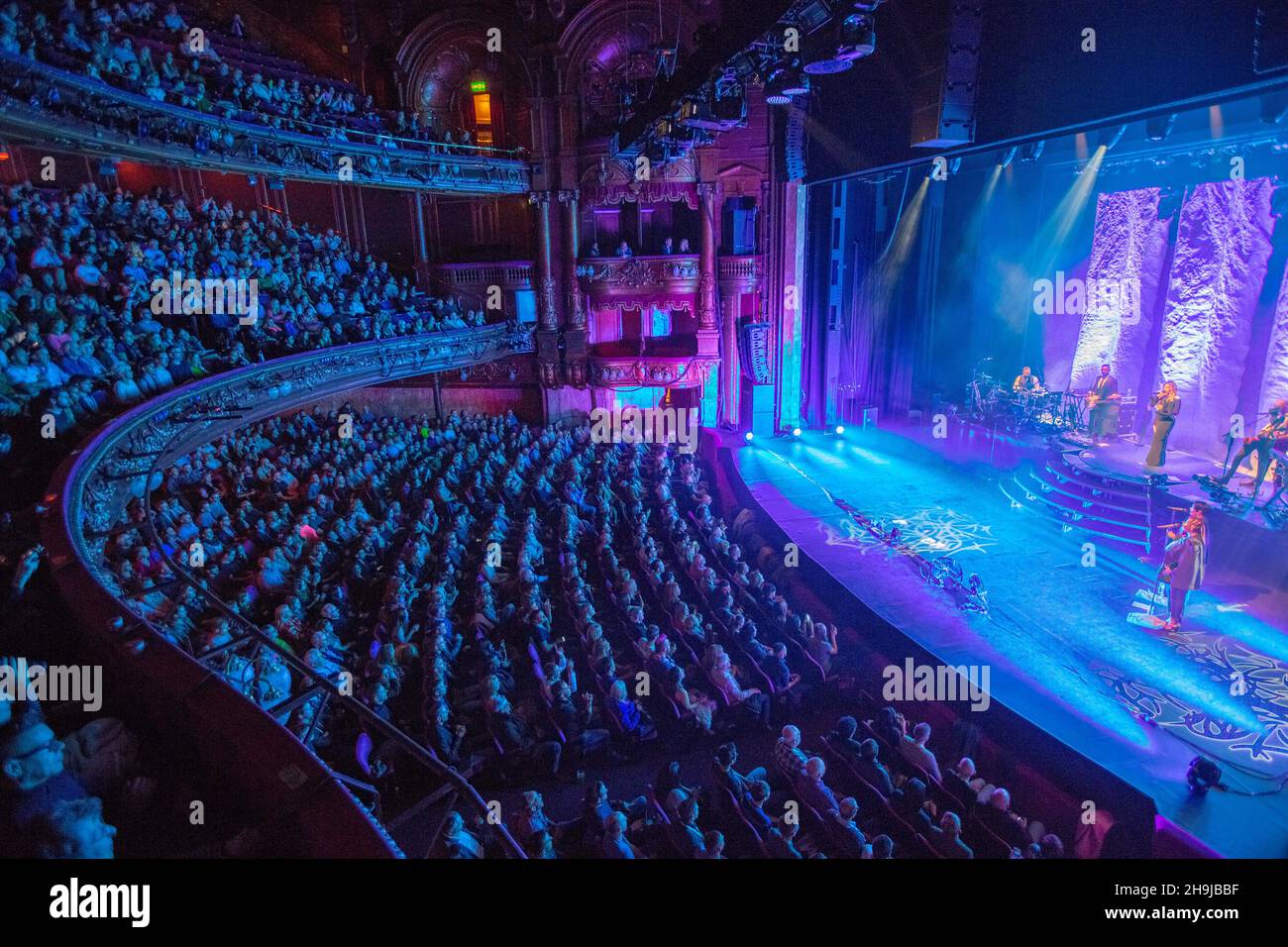 London palladium stage view hi-res stock photography and images - Alamy