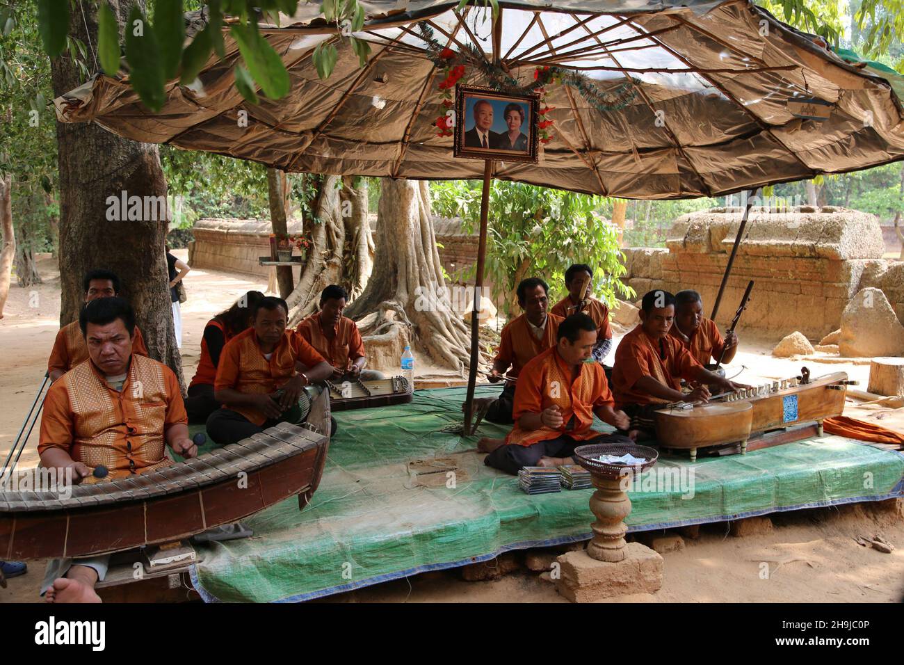 Traditional musicians playing in the Angkor Wat complex in Cambodia ...