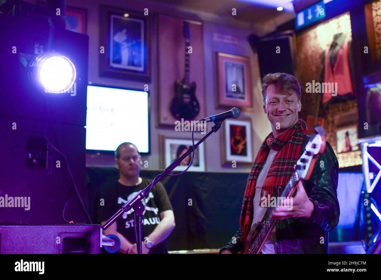 Travis dougie payne hi-res stock photography and images - Alamy